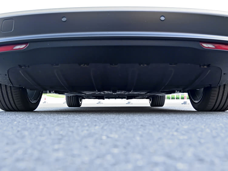 新能源车市场三强鼎立，问界M9、理想L9和蔚来ES8谁能胜出？_车家号_发现车生活_汽车之家