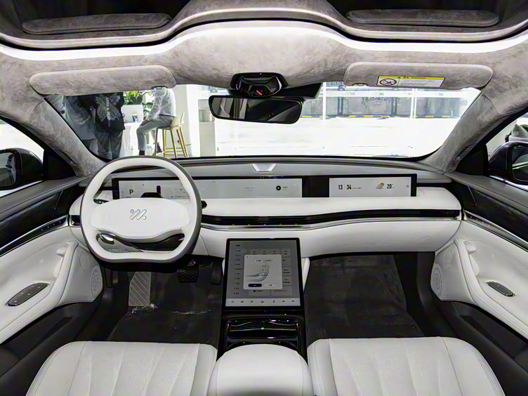 车展探馆:智己LS6内饰曝光，采用大面积软包+可升降贯穿屏_车家号_发现车生活_汽车之家