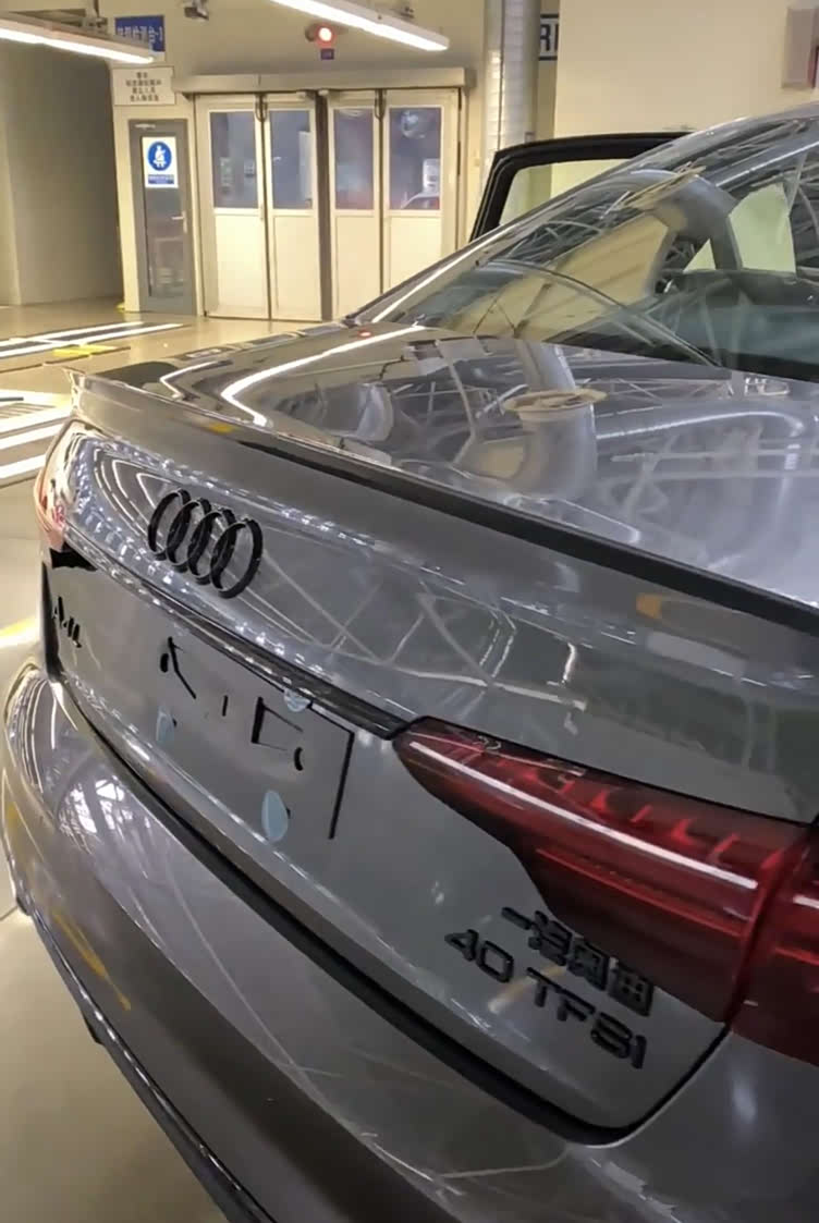 2023款奥迪A4L星夜版实车曝光，运动效果很明显_车家号_发现车生活_汽车之家