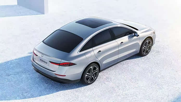 对标海豹、深蓝SL03，荣威D7首次动态露出，将在成都车展亮相_车家号_发现车生活_汽车之家