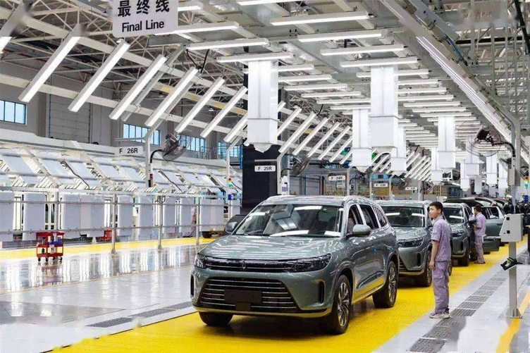 华为问界M9实车曝光，预计售价50万，新车将在第三季度上市_车家号_发现车生活_汽车之家