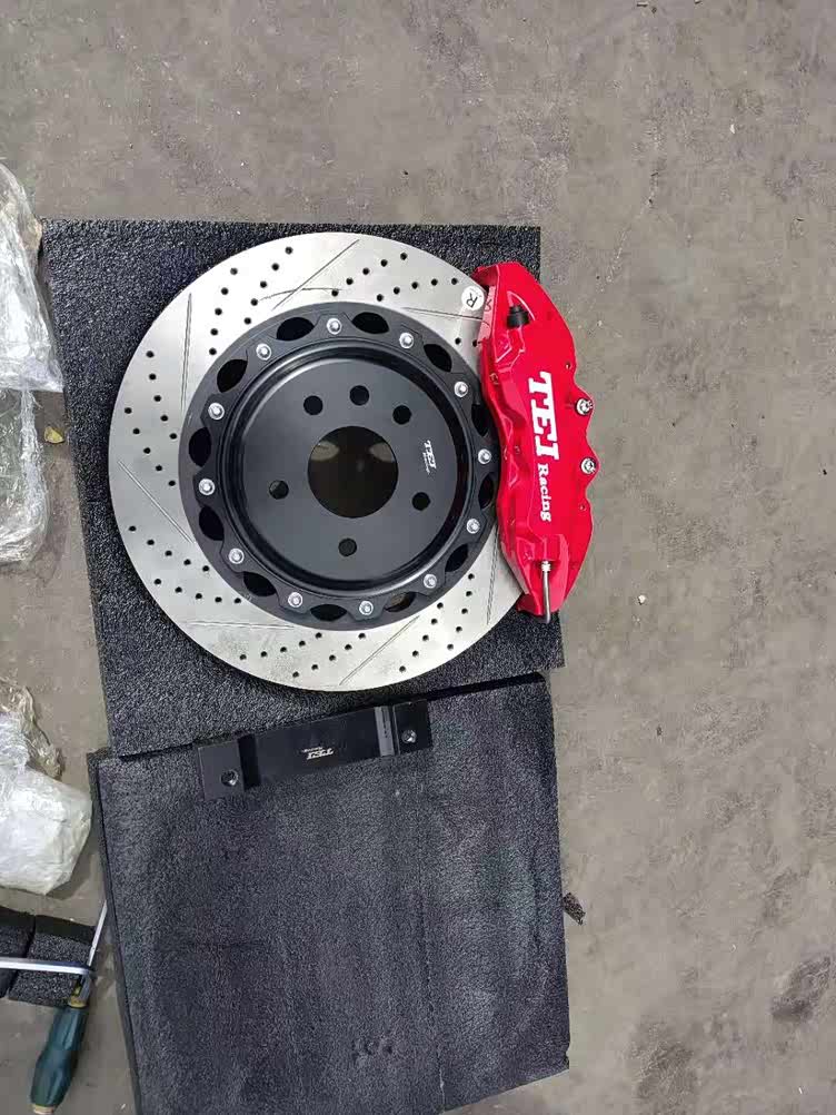 红旗汽车刹车改装案例分享 红旗HS5改装TEI Racing六活塞刹车套件_车家号_发现车生活_汽车之家