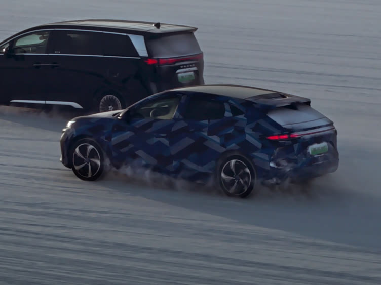 激光雷达，20寸大轮毂，大扰流板，中型猎装SUV，小帕拉梅拉实锤_车家号_发现车生活_汽车之家