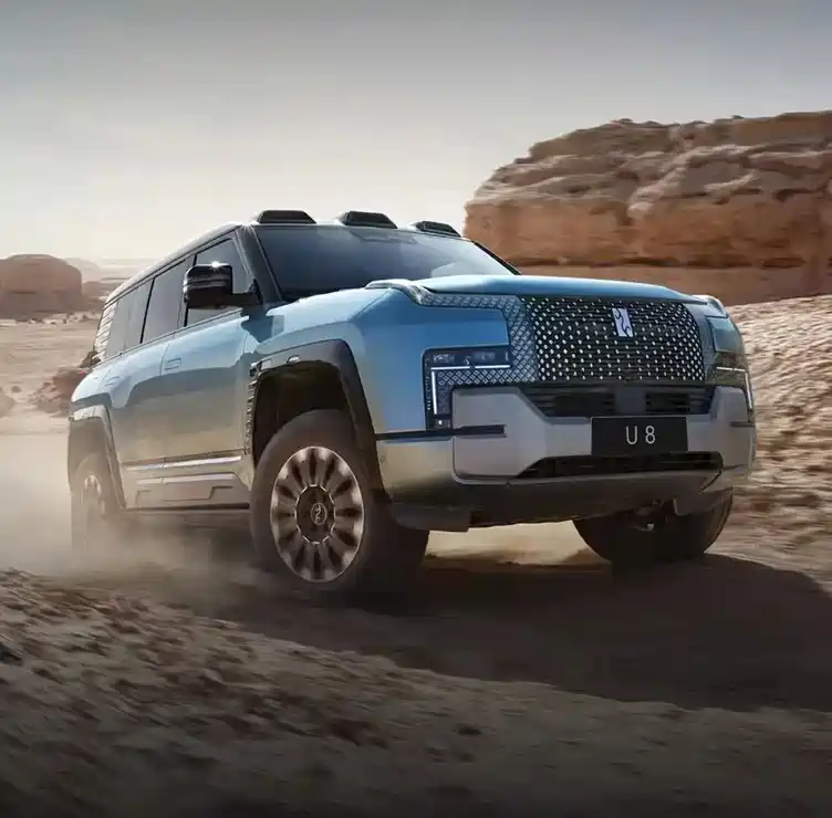 比亚迪仰望U8与网红坦克500竞争，有多大优势？_车家号_发现车生活_汽车之家