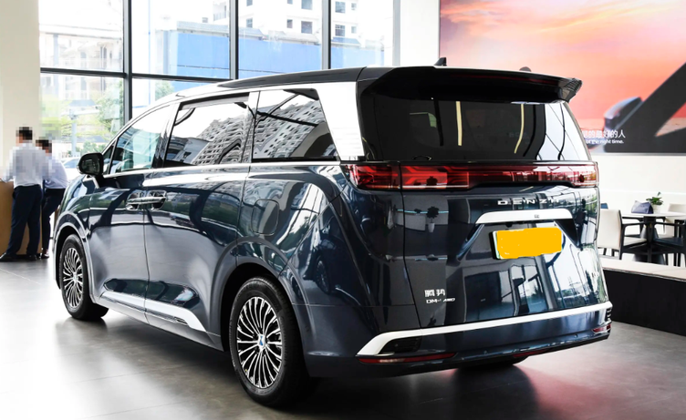 腾势D9 DM-i月销直逼赛那，外观威武内饰奢华，关键油耗还不高_车家号_发现车生活_汽车之家