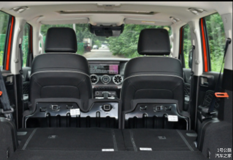 震撼登场！坦克300 Hi4-T实拍图曝光，2.0T插混引领先潮_车家号_发现车生活_汽车之家