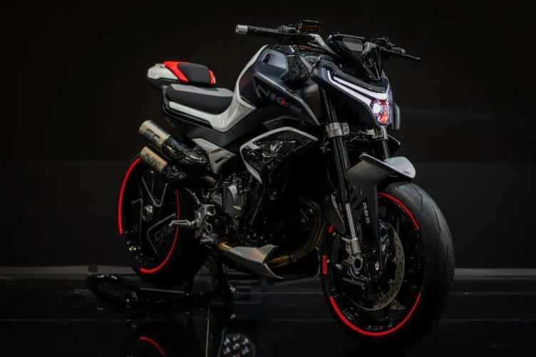 春风800NK亮相米兰车展，将于明年上市，还有多款车型_车家号_发现车生活_汽车之家