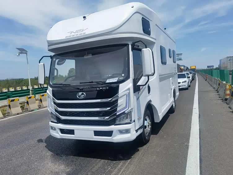 汇斯诚跃进H500 轻卡底盘空间感 水电充足设施全_车家号_发现车生活_汽车之家