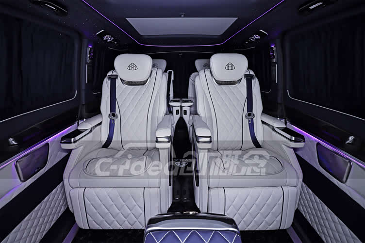 奔驰V260L定制六座小高顶内饰设计，这才是头等舱的高级气质_车家号_发现车生活_汽车之家