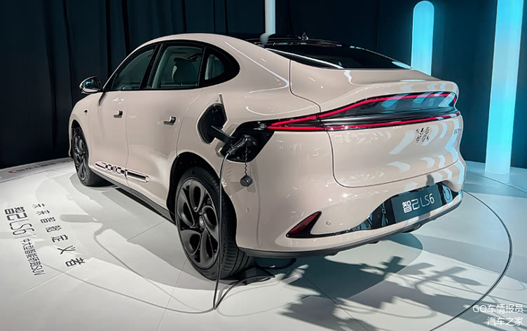 【成都车展】LS7青春版，800V快充，零百3.5s，智己LS6亮相_车家号_发现车生活_汽车之家