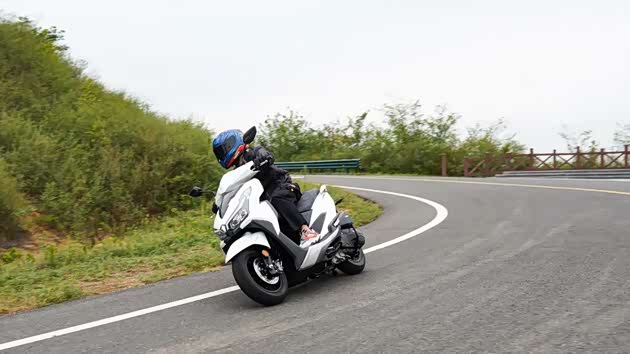 【文章】动力媲美150级的高端代步125踏板—大阳VRS125动态评测_车家号_汽车之家