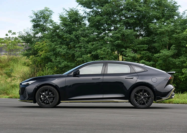 这才是国产颜值车，配2.0T+8AT动力，233马力动力强劲，10.89万起_车家号_发现车生活_汽车之家