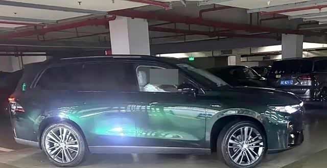 “零跑C16惊艳亮相：大型旗舰SUV，对标理想L9，2024年发布！”_车家号_发现车生活_汽车之家