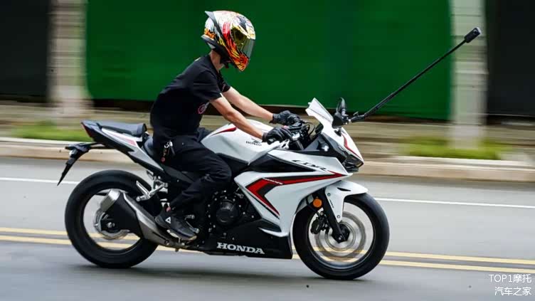 本田CBR400R试驾报告，更适合通勤的高颜值跑车_车家号_发现车生活_汽车之家