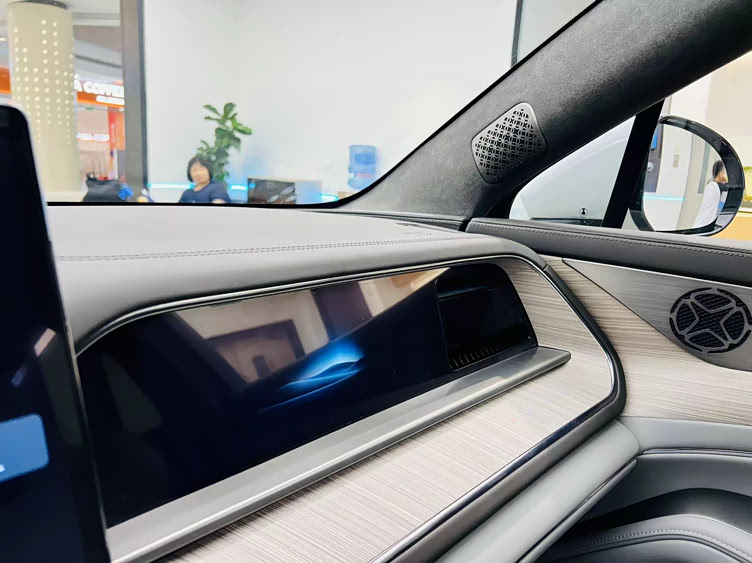 静态体验腾势N7，一款入门配置即顶配的跨界SUV！_车家号_发现车生活_汽车之家