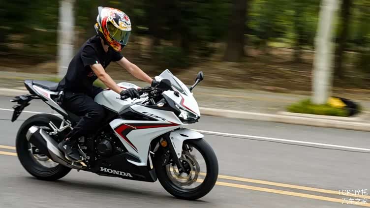 本田CBR400R试驾报告，更适合通勤的高颜值跑车_车家号_发现车生活_汽车之家