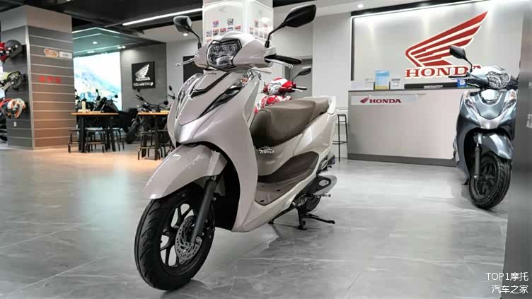 本田LEAD125实车解读，座桶比PCX还大，还有水冷四气门发动机_车家号_发现车生活_汽车之家