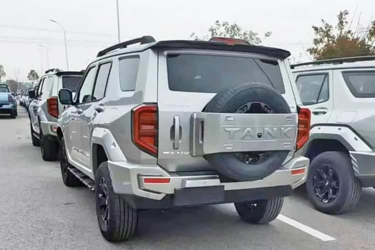 坦克400试装车曝光 机甲风格 配3.0T+9AT_车家号_发现车生活_汽车之家