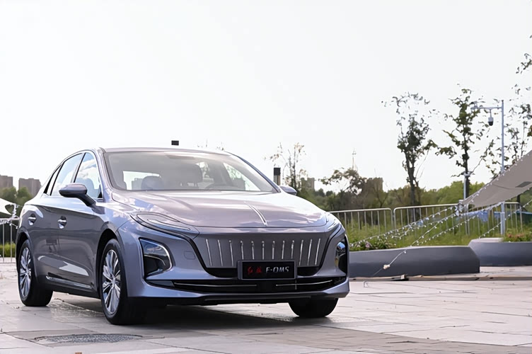 红旗E-QM5 560KM PLUS 2023款：超长续航、静谧畅行新能源新选择_车家号_发现车生活_汽车之家