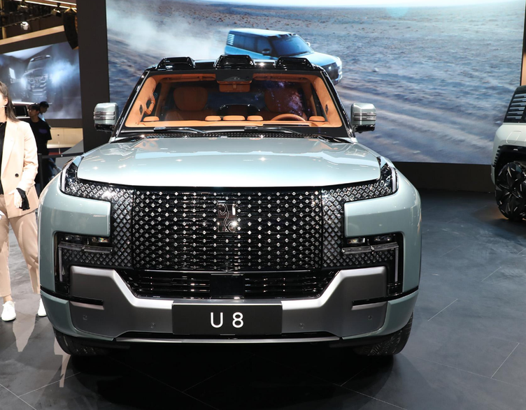 仰望U8：预售109.8万，配四电机可横向移动！_车家号_发现车生活_汽车之家