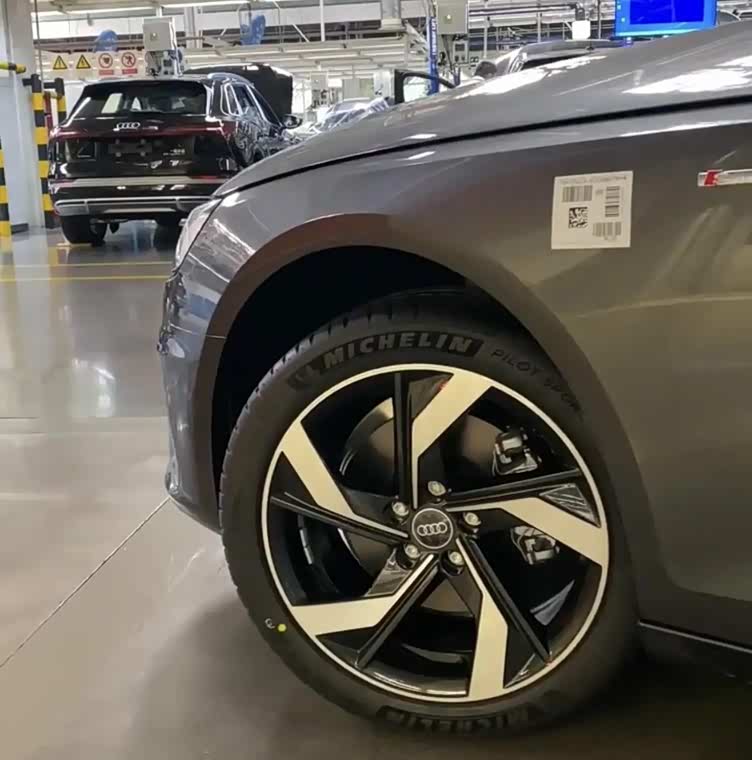 2023款奥迪A4L星夜版实车曝光 外观黑化 售35.98万元_车家号_发现车生活_汽车之家