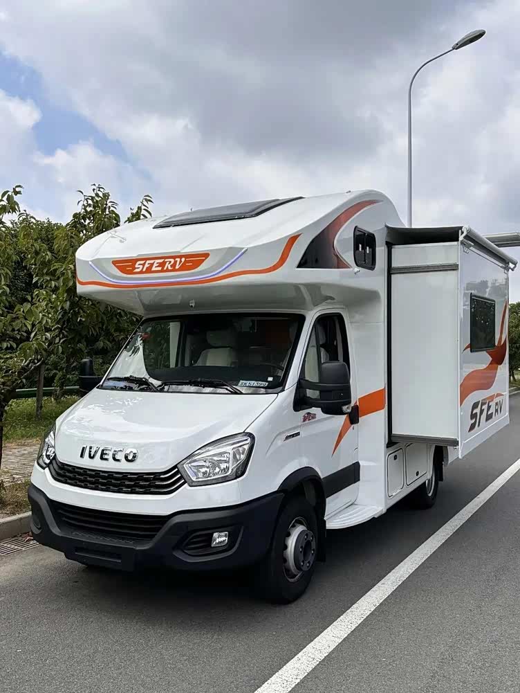 新车下线丨赛沸尔依维柯6.5T房车 双拓大空间 奢华驾驶 尽享旅途_车家号_发现车生活_汽车之家