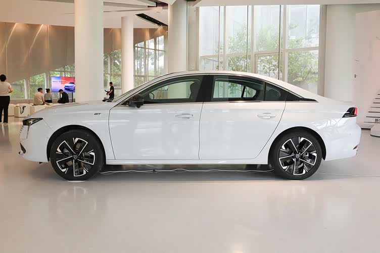 新款标致508L即将上市，前脸变化大，车机升级，配1.8T+8AT变速箱_车家号_发现车生活_汽车之家