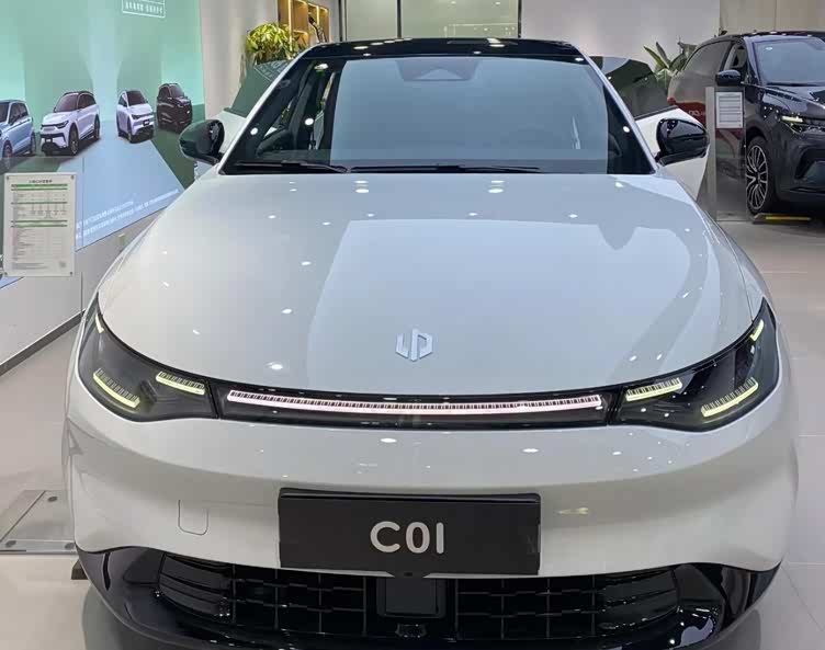 深蓝SL03和零跑C01，谁才是年轻人的新能源首选_车家号_发现车生活_汽车之家