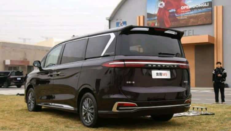 七座+2.0T+8AT，奔腾M9“登场”，竞争传祺M8“宗师版”_车家号_发现车生活_汽车之家