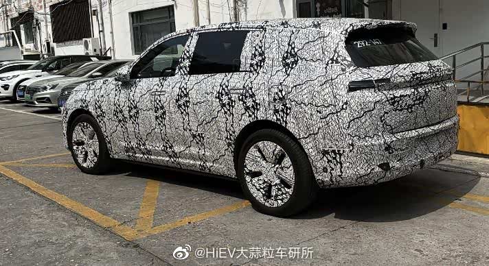 理想L6最新谍照曝光，定位为中型5座SUV，售价25-30万元？_车家号_发现车生活_汽车之家