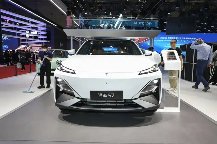 长安布局增程式电车，中型SUV深蓝S7，动力与颜值都有_车家号_发现车生活_汽车之家