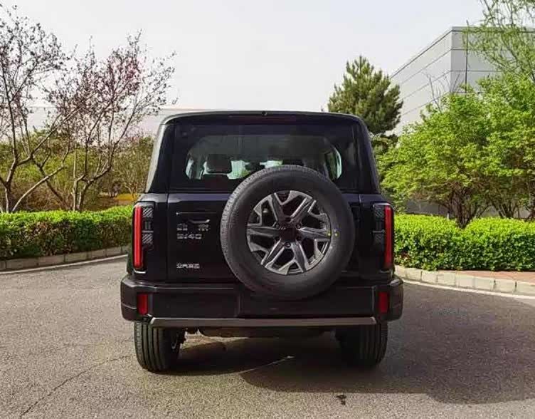 取消可拆卸车顶，新一代北京BJ40实车曝光，再战坦克300_车家号_发现车生活_汽车之家