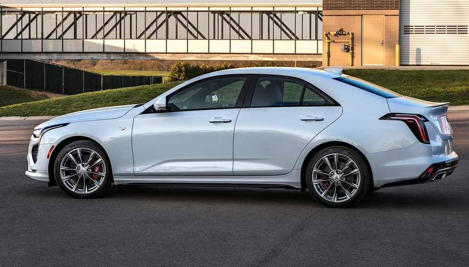 【文章】凯迪拉克CT4已经有车型到店，整体尺寸方面和ATS-L基本一致，其长宽高分别为4760/1815/1421mm，轴距为2775mm。但是从未来的产品定位，实际上它没有直接的竞争对手 ...