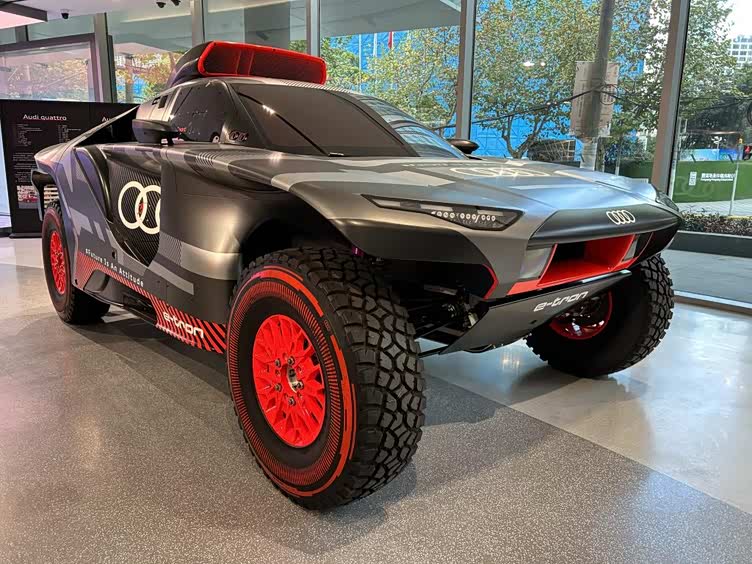 奥迪RS Q e-tron E2首发，定位插电混动版拉力赛车_车家号_发现车生活_汽车之家