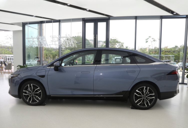 深蓝SL03对比小鹏P5，到底应该优选谁_车家号_发现车生活_汽车之家