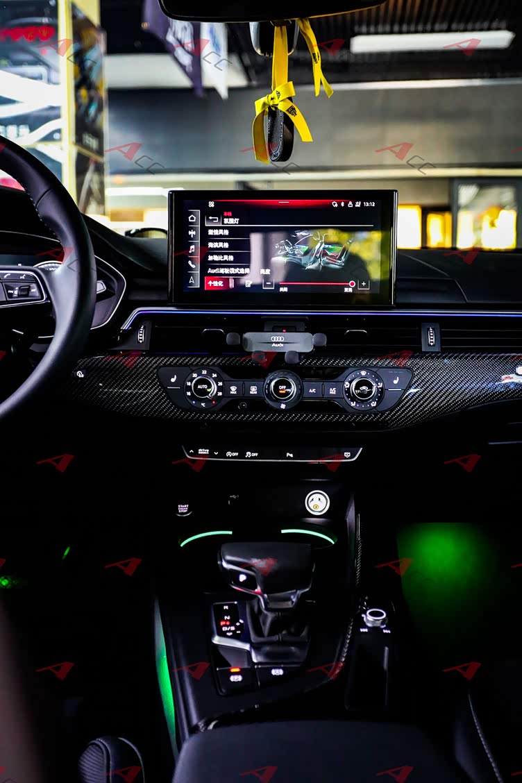 奥迪A4L内饰改装升级 打造一方属于自己的天地_车家号_发现车生活_汽车之家
