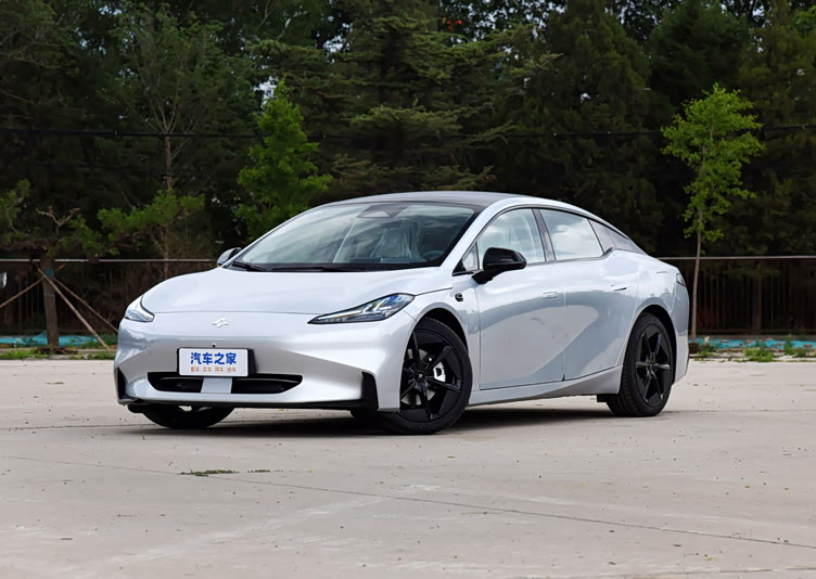 埃安推出的轿跑车型——Hyper GT，出自AEP3.0，未来感很强_车家号_发现车生活_汽车之家