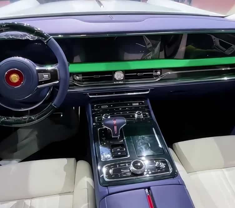 全新红旗L5亮相：首搭4.0T V8动力，采用双色车身+超大连屏内饰_车家号_发现车生活_汽车之家