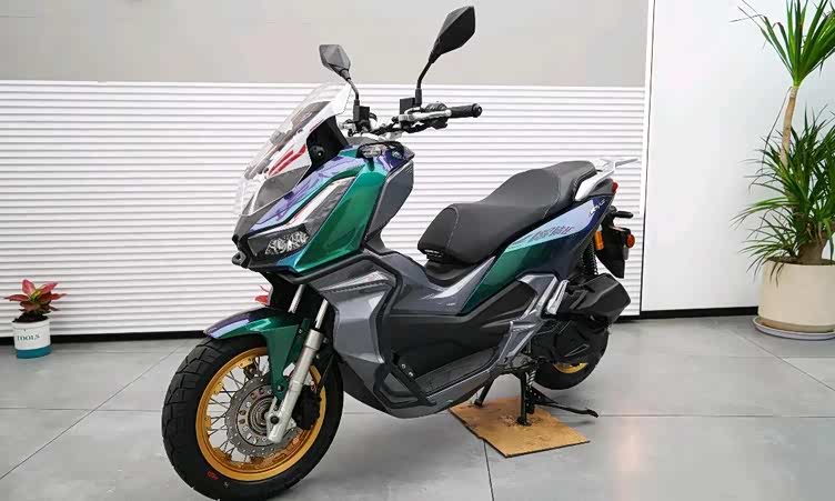 天鹰楼兰150上市!售价13980元，采用欧系复古外观，拥有10L油箱_车家号_发现车生活_汽车之家