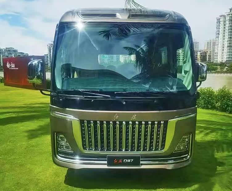 搭载3.0T发动机，17-23座布局，红旗QM7正式发布，竞争丰田考斯特_车家号_发现车生活_汽车之家