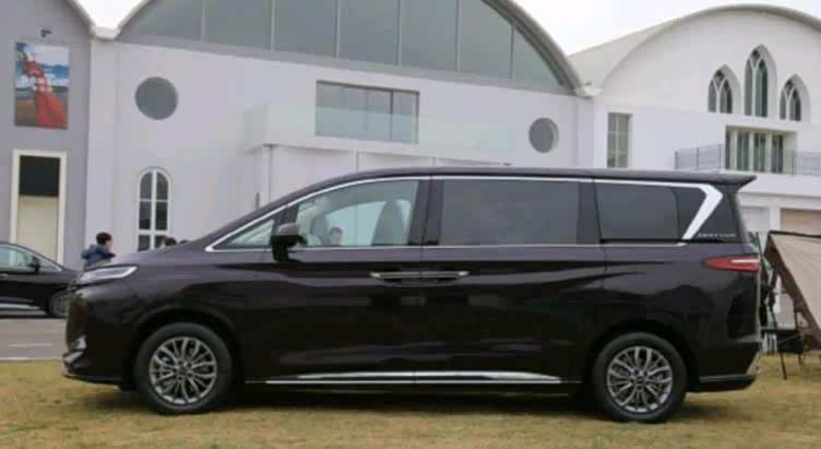 七座+2.0T+8AT，奔腾M9“登场”，竞争传祺M8“宗师版”_车家号_发现车生活_汽车之家