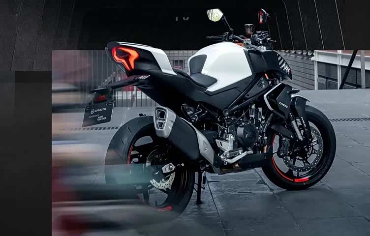 当高金GK400遇上春风450NK会怎样？是全面碾压还是势均力敌_车家号_发现车生活_汽车之家