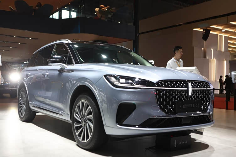 全新林肯冒险家与沃尔沃XC40：豪华SUV的安全领域竞争_车家号_发现车生活_汽车之家