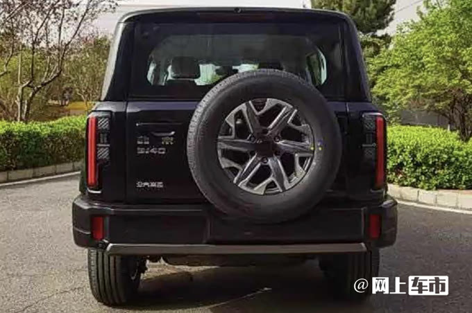 新北京BJ40实拍曝光！尺寸升级，外观更霸气，还看坦克300？_车家号_发现车生活_汽车之家