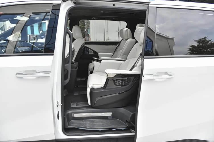 五一全家出游，不妨开7座MPV！这两款带“航空座椅”，舒适又安全_车家号_发现车生活_汽车之家