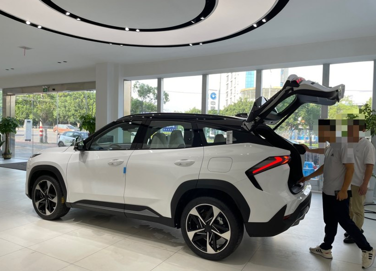 吉利银河L7 单月破万，同级别车系里独挑大梁_车家号_发现车生活_汽车之家