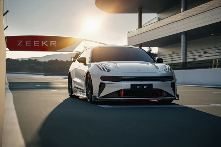 中国品牌最快电车？！极氪001FR_车家号_发现车生活_汽车之家