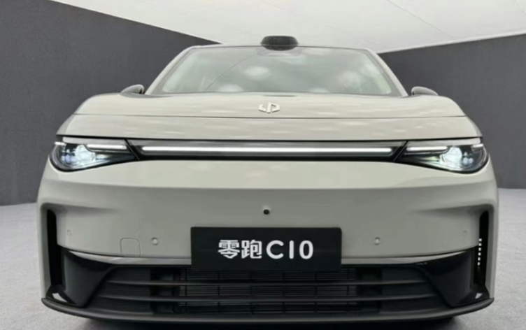 零跑C10，8295芯片+800V超充，领跑新能源汽车_车家号_发现车生活_汽车之家