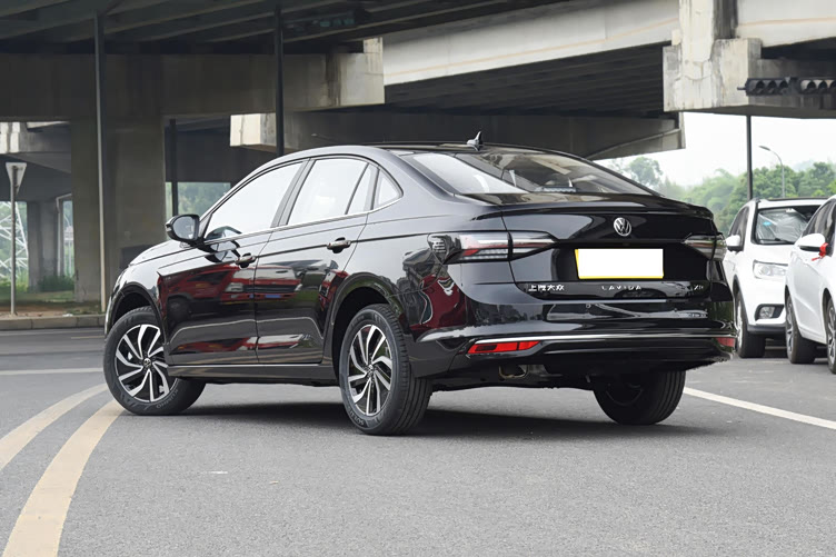 大众朗逸新锐售9.999万元起，配1.5L+6AT变速箱，家用到底怎么样_车家号_发现车生活_汽车之家