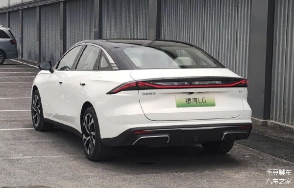 吉利银河l6曝光,定位紧凑型轿车,搭载雷神混动,将第三季度上市 车家号 发现车生活 汽车之家